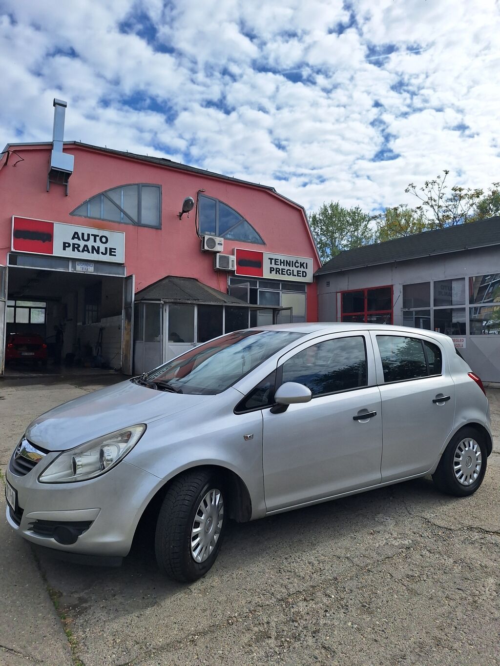 Opel corsa D 1.3 cdti, dizel, hadzbek, 5 vrata, metalik srebrne/svetlo