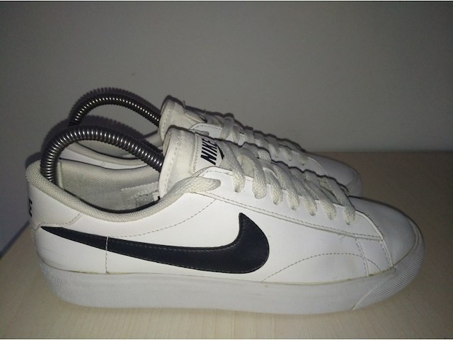 Nike Nike Court Royale zenske patike 38,5 ( 24 cm)