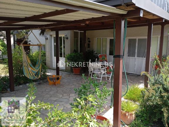 Kuća 270m2, 20 ari placa + 1,18 ha, Mesarci, Vladimirci - 168.000€ (NAMEŠTENO)