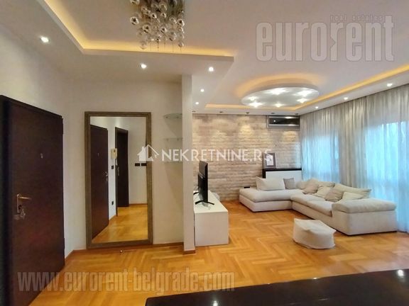 #50187, Izdavanje, Stan, CRVENI KRST, 1550 EUR