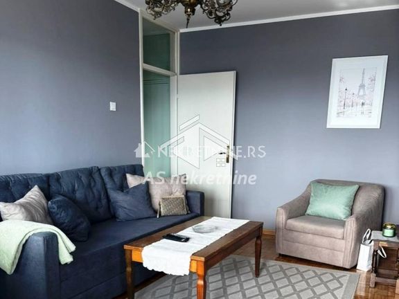 Novi Beograd, Blok 21, Šest kaplara, 2.0 stan, 64m2, 750 EUR