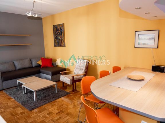 Stanovi,NOVI SAD,CENTAR NS,kv: 71.00, € 650, ID: 9101935