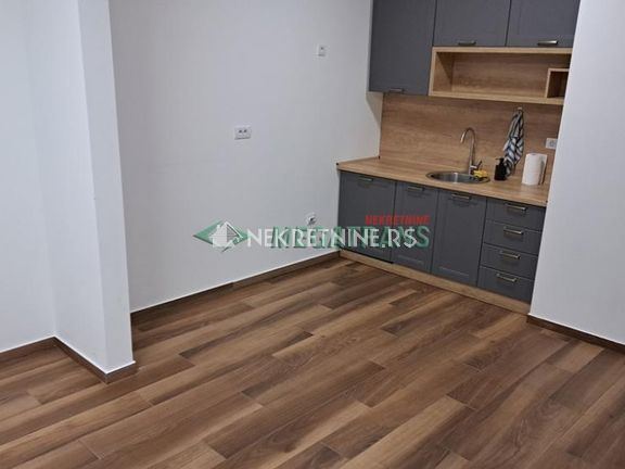 4-soban lux, 100m2 – ZA POSLOVNI PROSTOR, Centar, Radnička ulica ID#1653