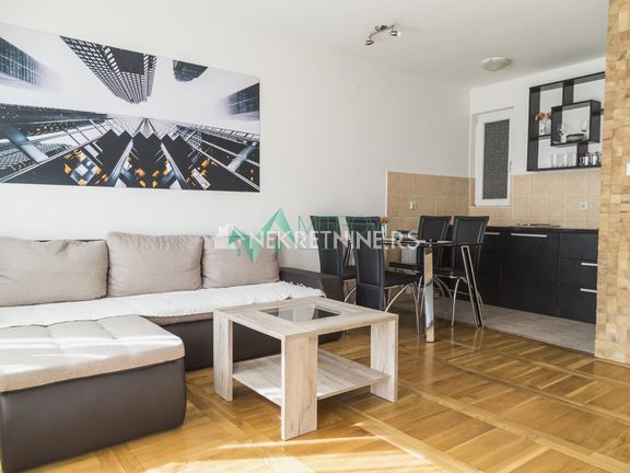Stanovi,NOVI SAD,DETELINARA NOVA,kv: 43.00, € 450, ID: 9101914