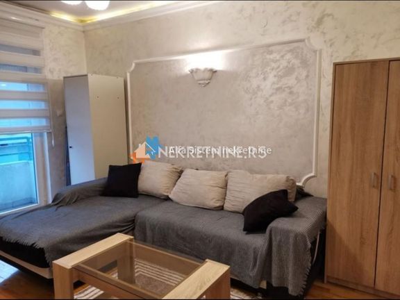 Vračar, Crveni krst, 1.5 stan, 40m2, 750 EUR, ID 52275