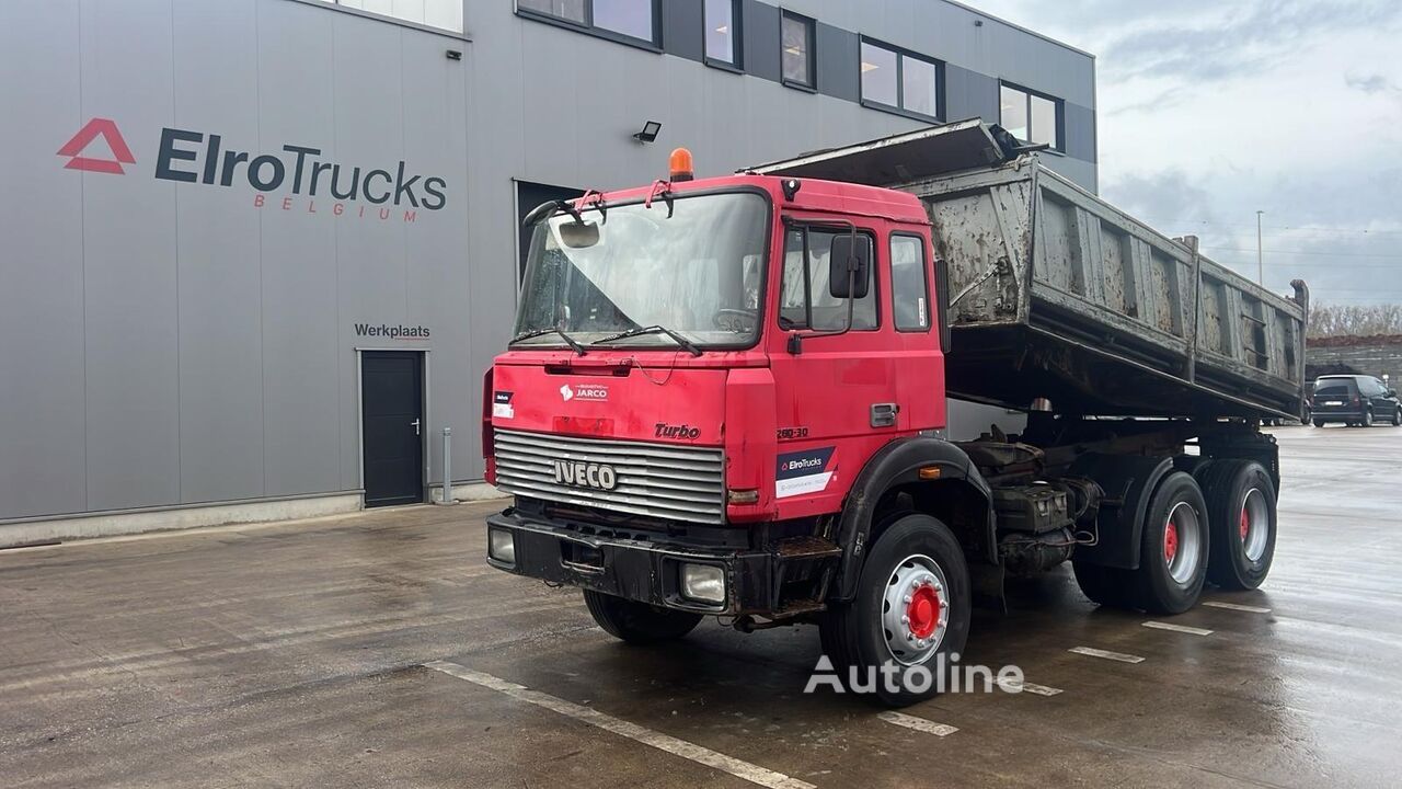 IVECO Turbostar 330 - 30 (6 CYLINDRE EN LIGNE / REFROIDISSEMENT D'EAU kiper