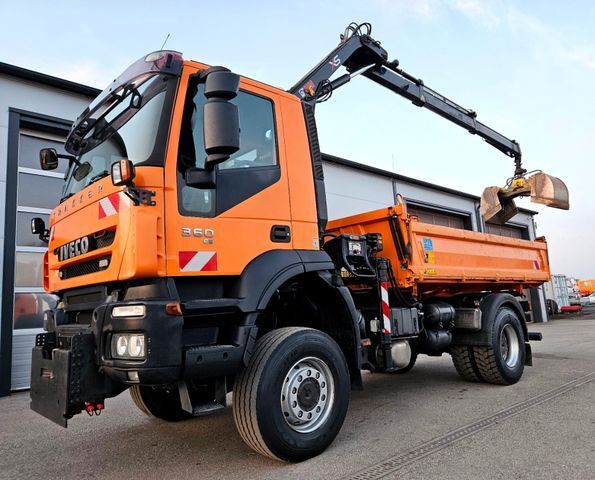 IVECO Trakker 190T36 kiper
