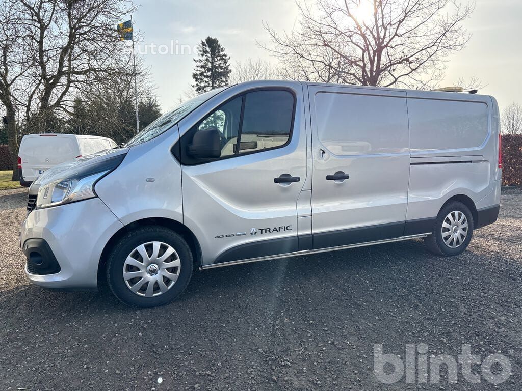 Prodaje se Renault TRAFIC minibus furgon na aukciji