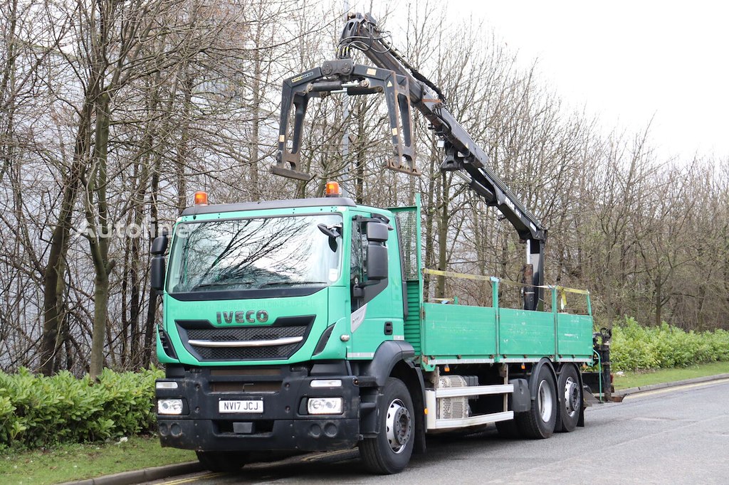 IVECO STRALIS 310 kamion s ravnom platformom