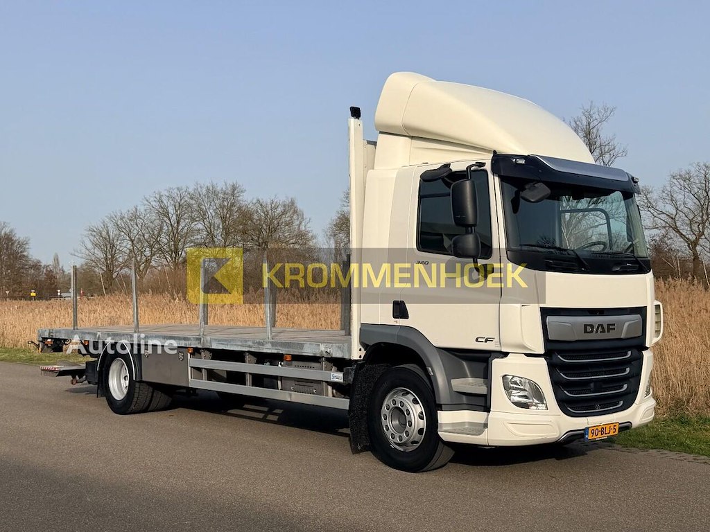 DAF CF 320 FA kamion s ravnom platformom
