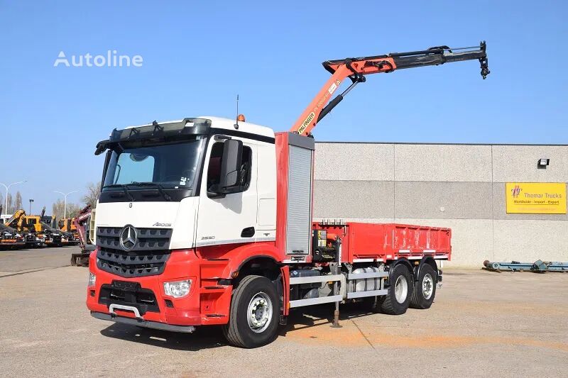 Mercedes-Benz Arocs 2830 kamion s ravnom platformom