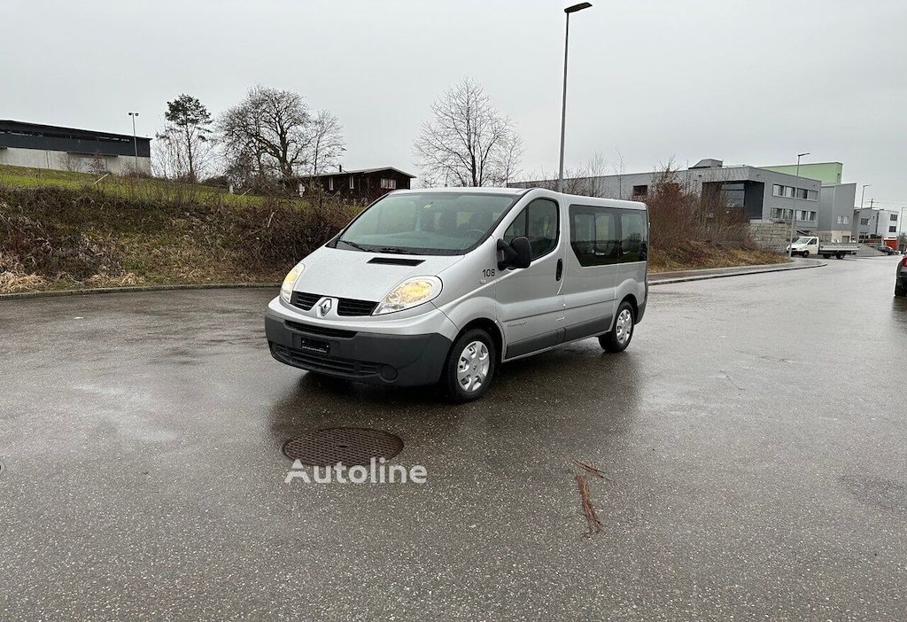 Renault 586 Trafic dCi115 putnički minibus