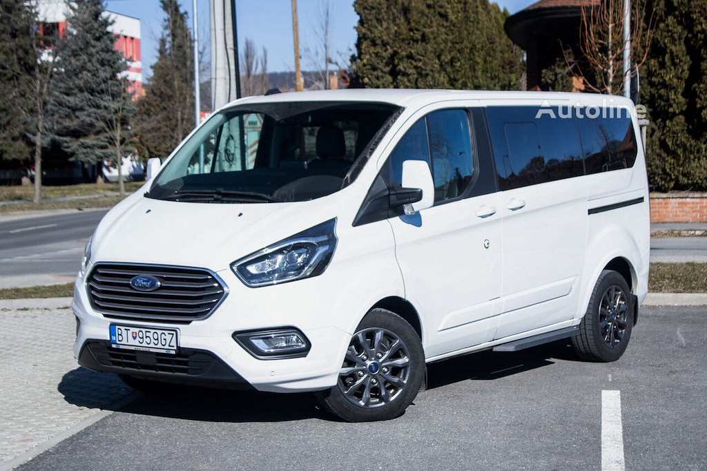Ford Tourneo Custom putnički minibus