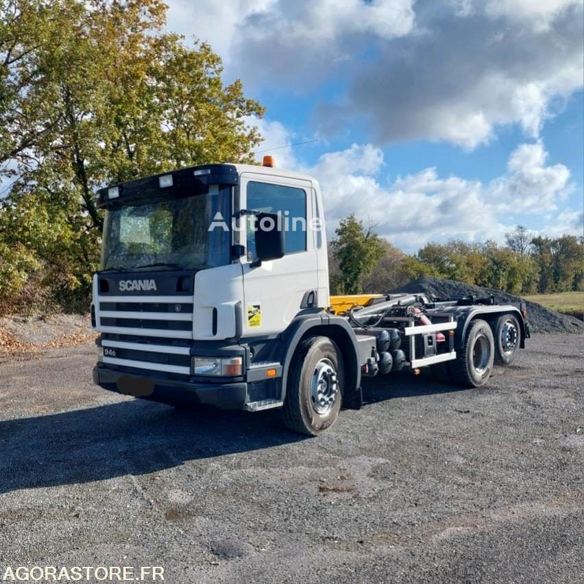 Prodaje se Scania 94 D rol kiper sa kukom na aukciji