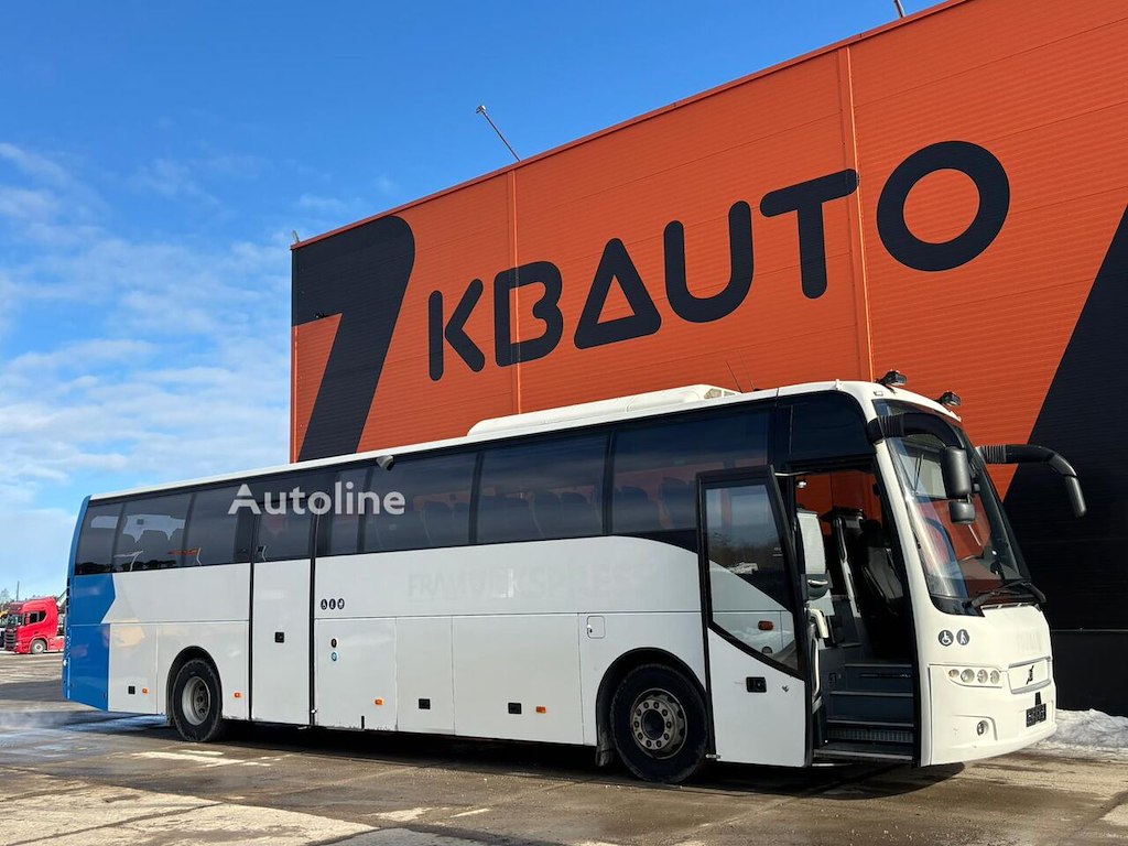 Volvo B8R 9500 4x2 AC / AUXILIARY HEATING / WC / WHEELCHAIR LIFT turistički autobus