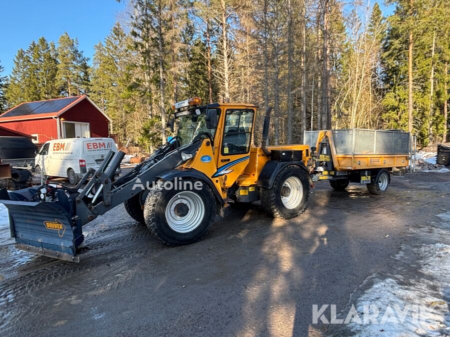 Prodaje se K-Vagnen K-flex FV 3000 univerzalnu komunalnu mašinu na aukciji