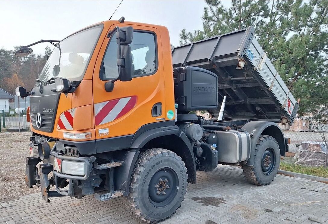 Mercedes-Benz UNIMOG U20 univerzalna komunalna mašina