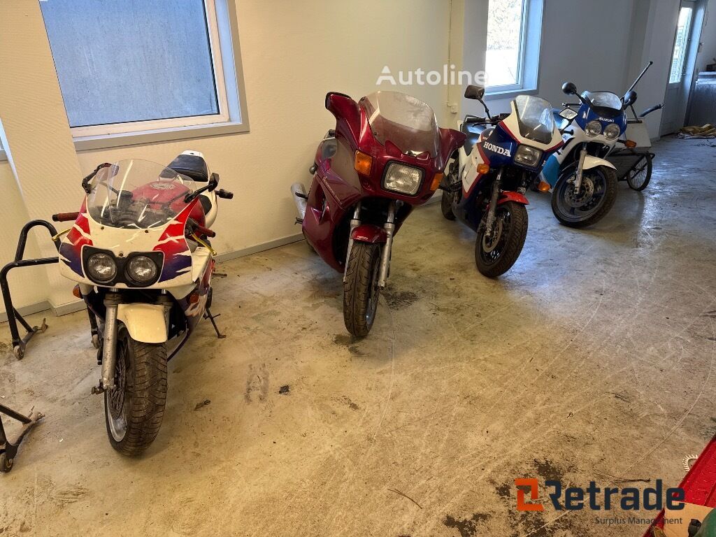 Prodaje se 4 stk. MC Honda 400 RR, Honda Schurgers 990 S, Honda VF 500 og S motocikl na aukciji