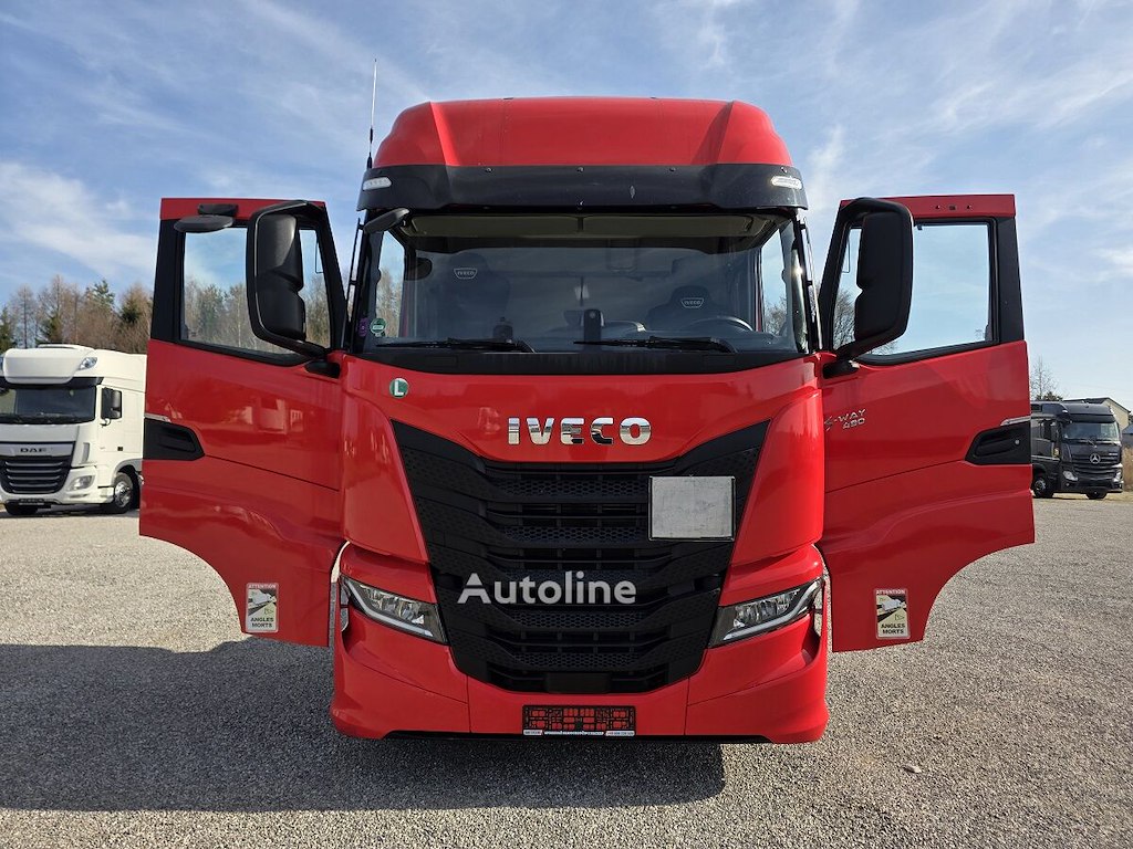 IVECO S-WAY 490 STANDARD LED / RADAR / ASYSTENT / NAVI tegljač