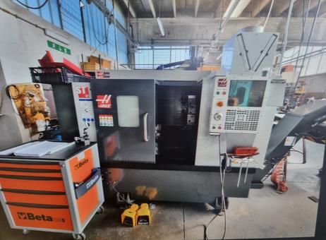CNC strug Haas ST 15