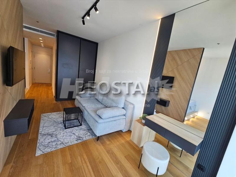 Novi Beograd - West 65 tower #66557
1.000 €