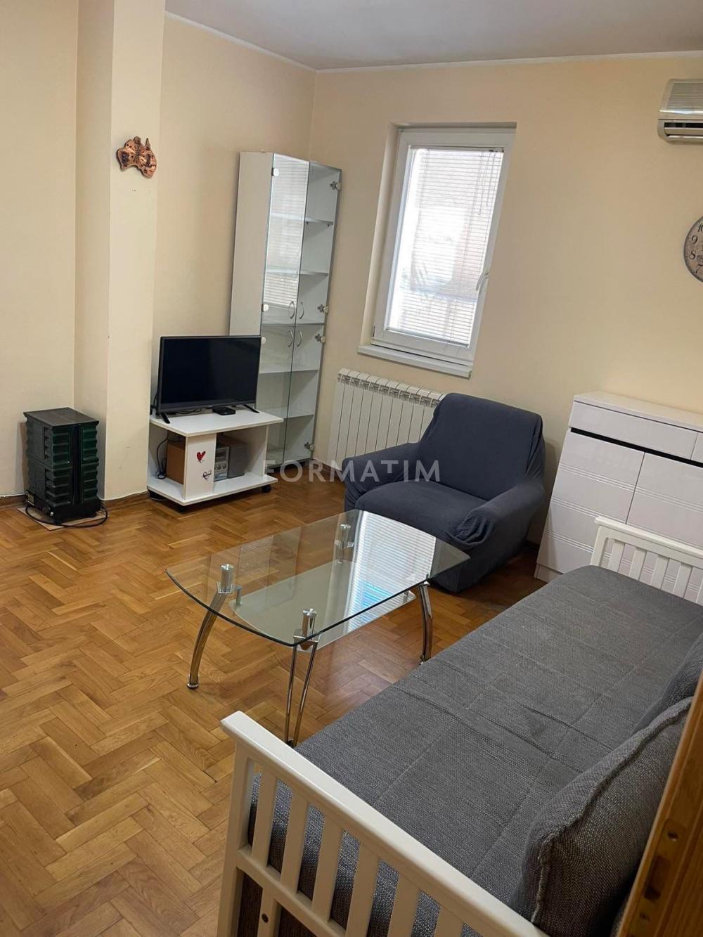 Izdaje se stan-Kostolačka-50m2 ID#2777
450 €