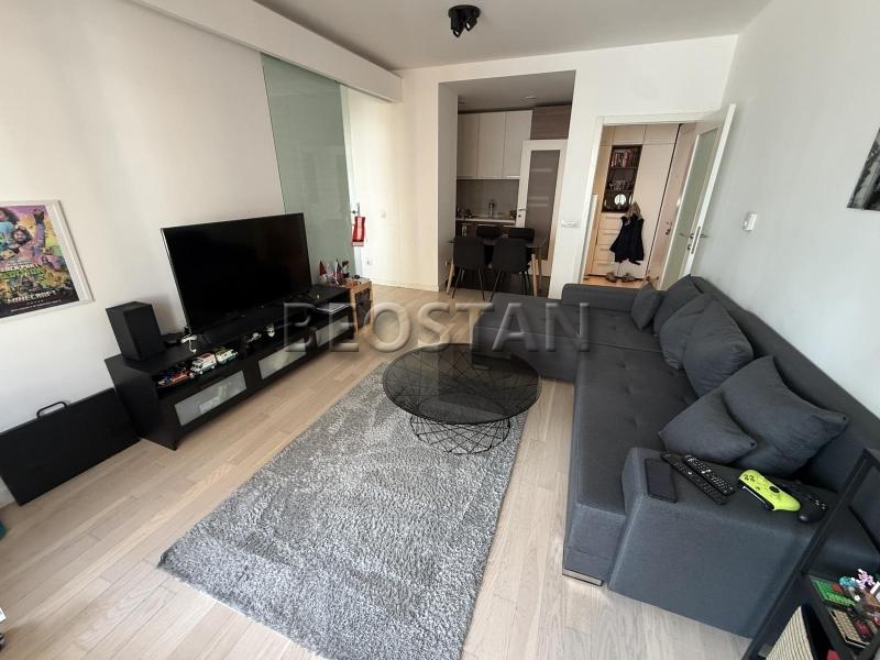 Novi Beograd - West 65 #66518
1.000 €