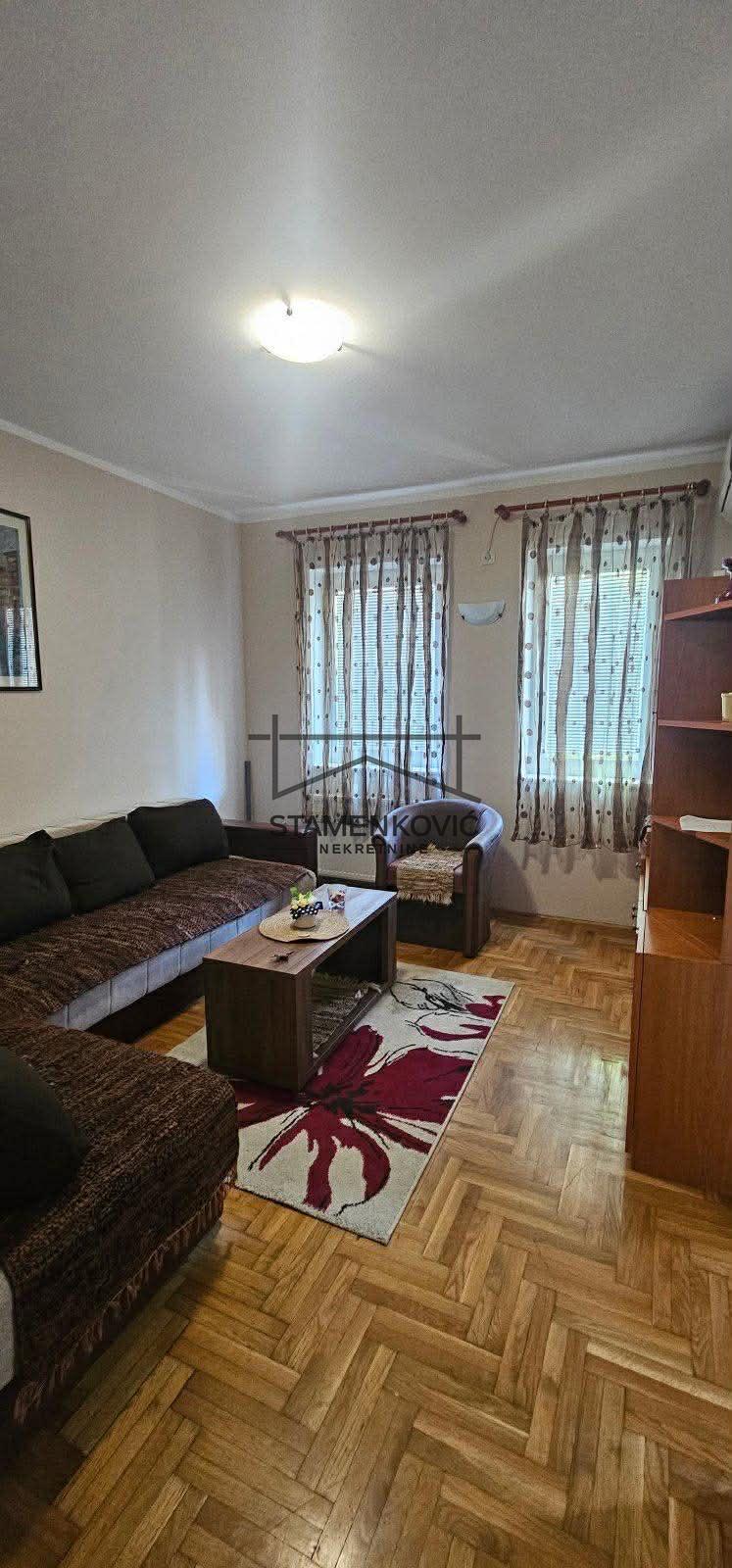 Komforan dvosoban stan na Sajmu ID#7122
450 €