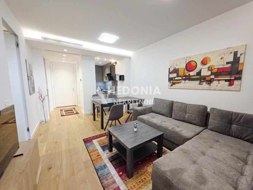 Sakura Park, nov, 2.0, lux, namešten, svetao ID#10412
225.000 €