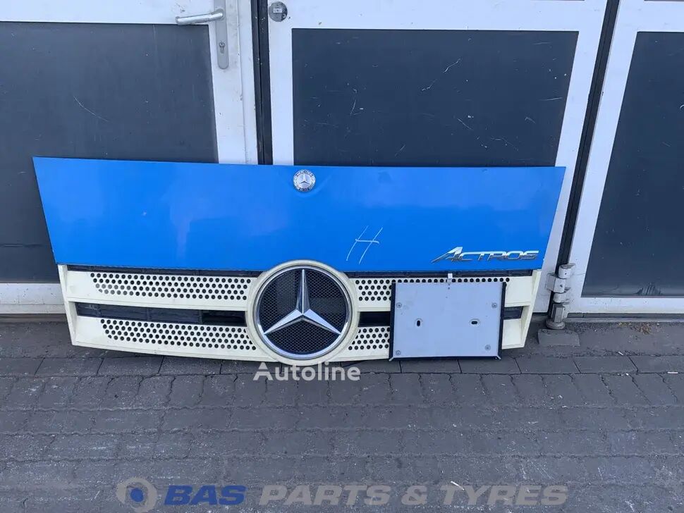 Mercedes-Benz Actros MP4 Front cover Mercedes A 960 750 03 18 oblaganje za kamiona