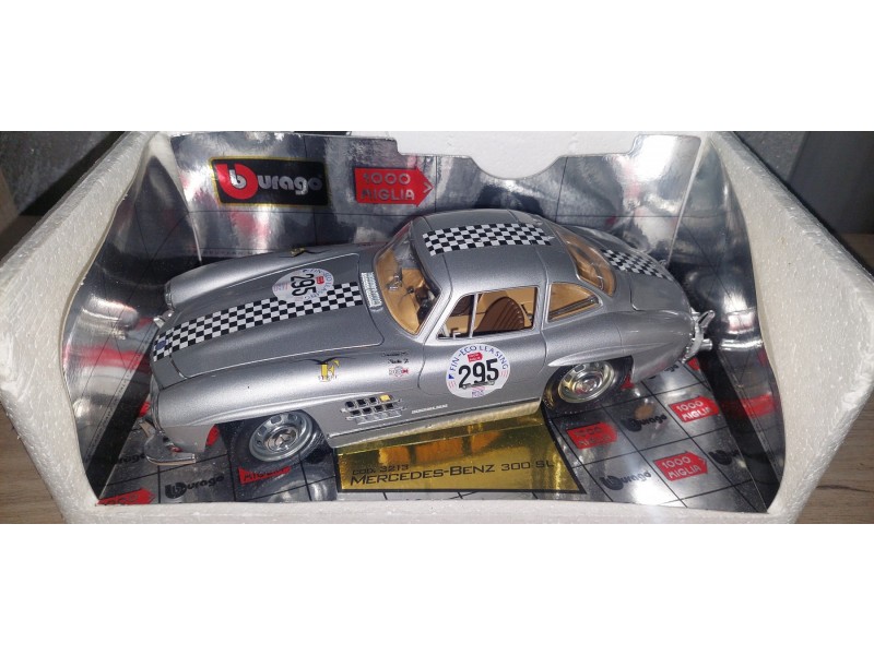 Burago Mercedes-Benz 300 SL (1954) 1:18