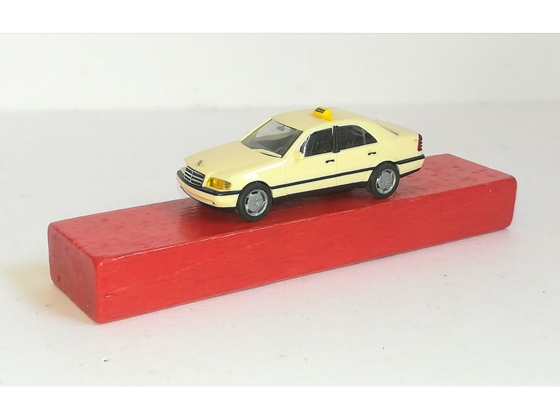 Wiking Mercedes C200 1:87