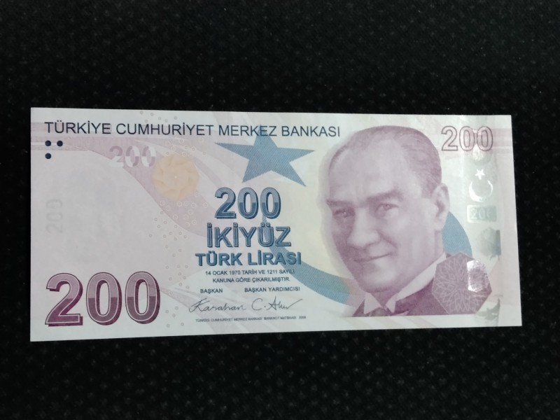 200 lira 2009 turska u XF klasi