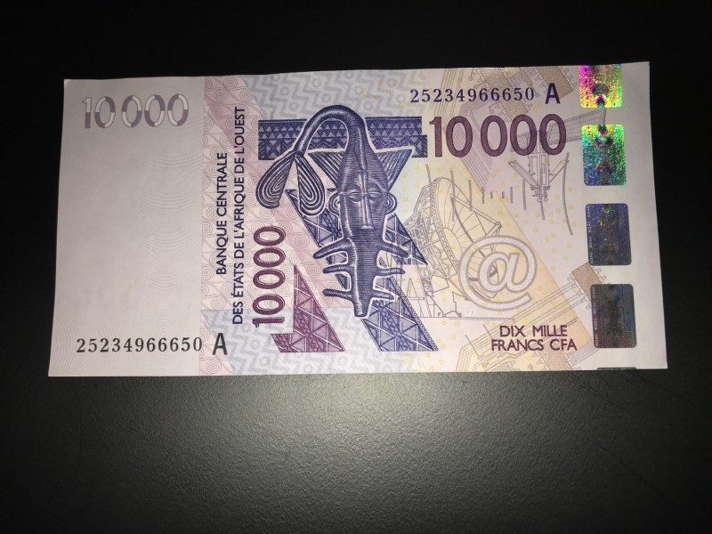 ZAPADNE AFRIČKE DRŽAVE(OBALA SLONOVAČE) 10 000 FRANAKA.