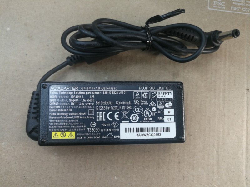 Adapter ADP-40HH A 19V --- 2,1A