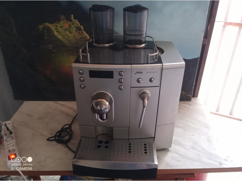 profi kafe aparat marke jura impressa x7