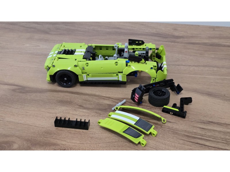 LEGO Technic Ford Mustang Shelby GT500