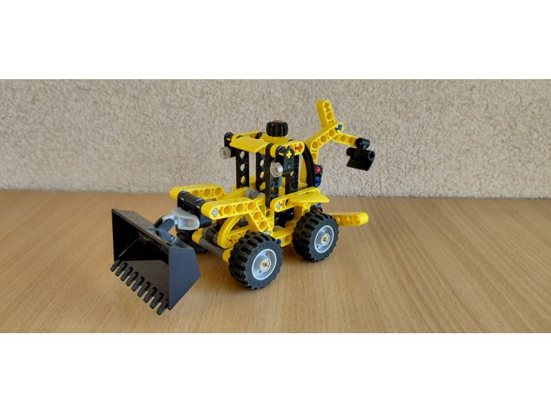 LEGO TECHNIC 42197 "BACKHOE LOADER"