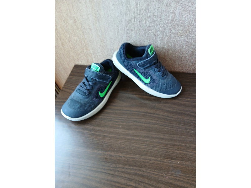 Patike Nike br. 27-16,5cm.