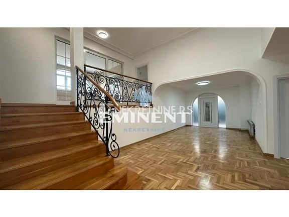 Voždovac, Vojvode Vlahovića, Čedomilja Mitrovića, 4.0, 140m2, 1300 EUR