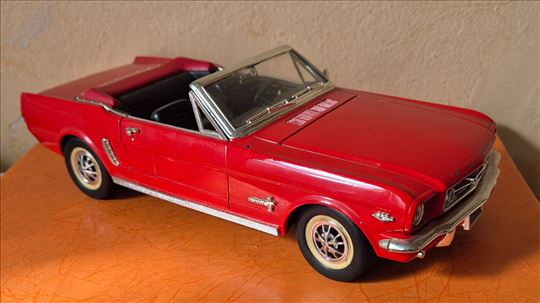 Karmin crveni Ford mustang 1964 Spain Mira 1/18