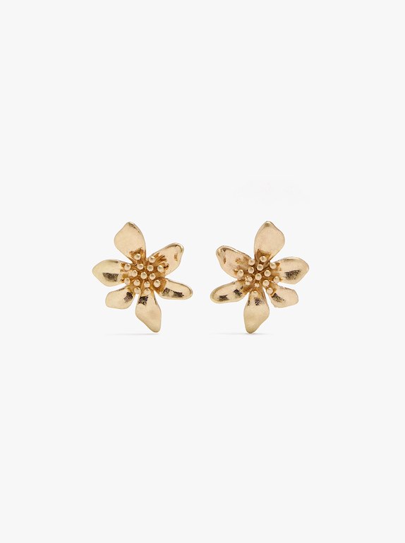 SHORT FLOWER EARRINGS WITH EMBOSSED DETAIL