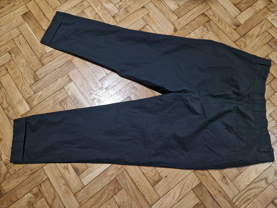 COS zenske pantalone 40