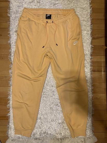 Nike zenska trenerka vel.L/xl