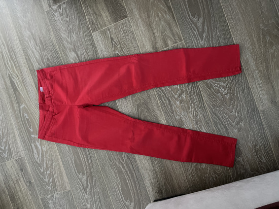 H&M pantalone crvene S