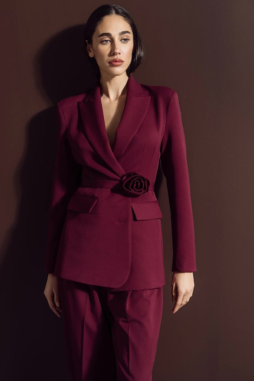 Fitted blazer with seams in burgundy