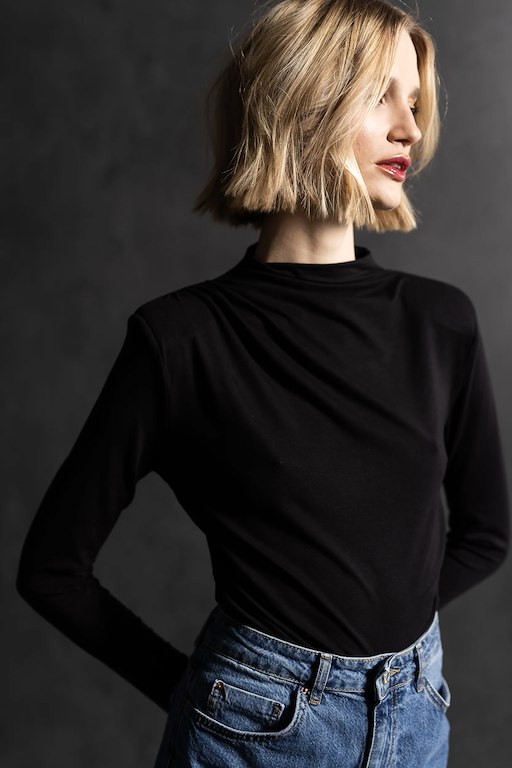 Draped viscose blouse with shoulder pads