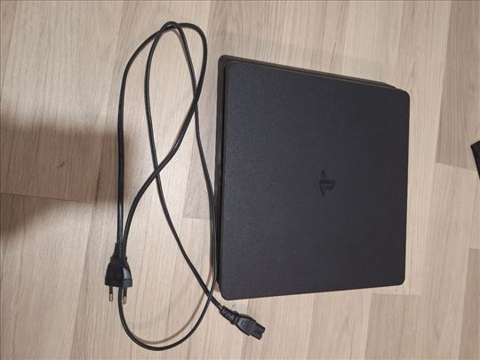 Playstation 4 500gb,3 kontrolera i slusalice za ps