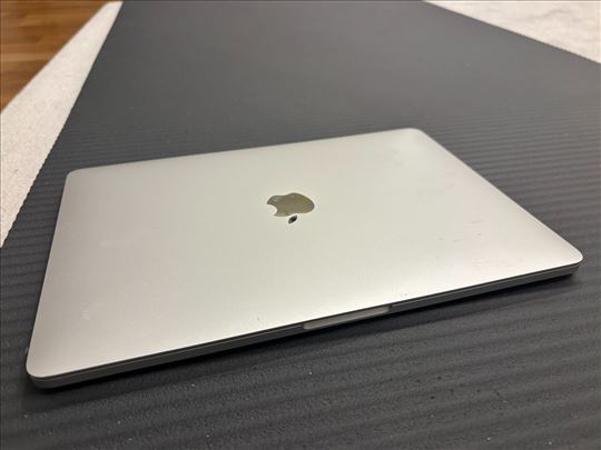 MacBook Pro M2 polovan