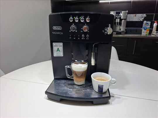 DeLonghi Magnifica esam 04.110